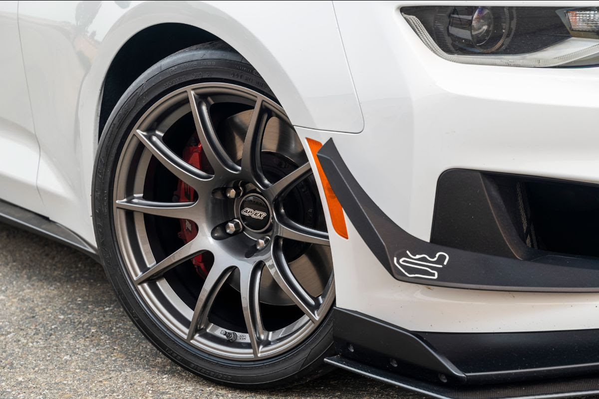 Chevrolet Camaro ZL1 / 1LE APEX SM-10 Wheels • CLASSIC GARAGE PERFORMANCE